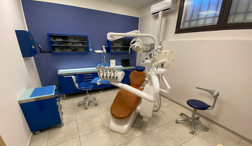 Studio Dentistico Dr. Michele Caccia a Cutro • Leggi le Recensioni e i ...